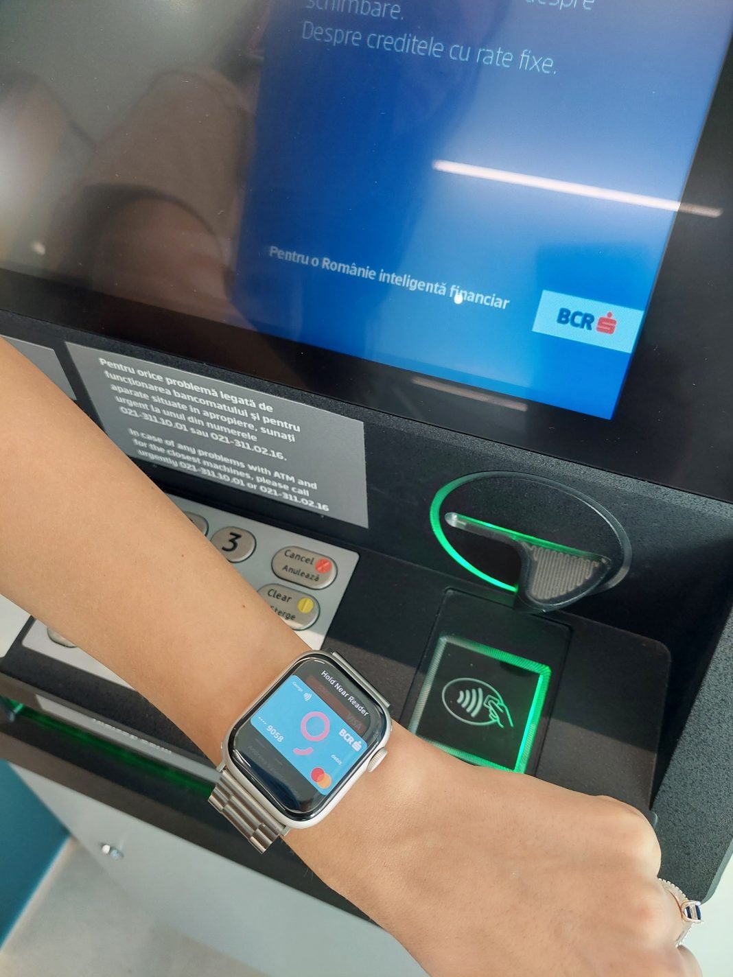 Banca Comercială Română introduce retragerea contactless la bancomate ...