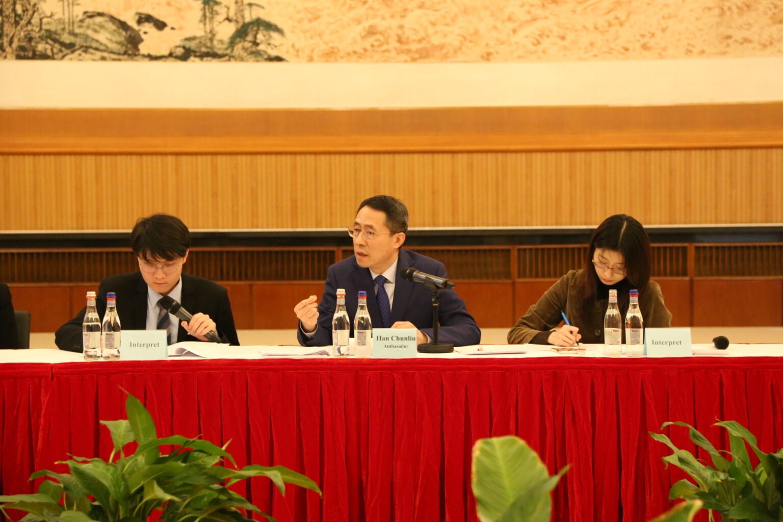 Ambasadorul R.P. Chineze în România, E.S. Han Chunlin: China va ...