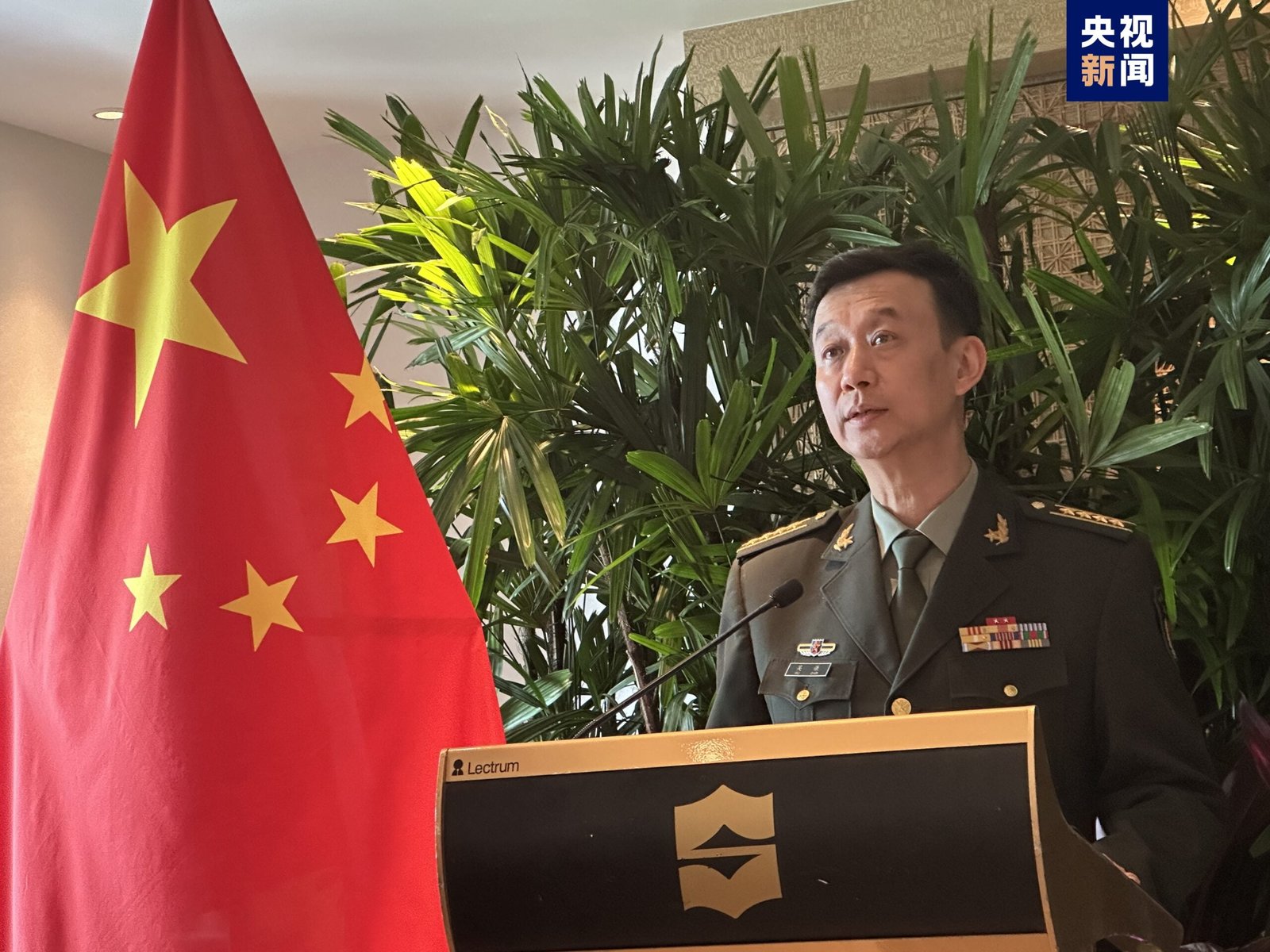 Miniștrii Apărării din China și SUA s-au întâlnit în Singapore ...