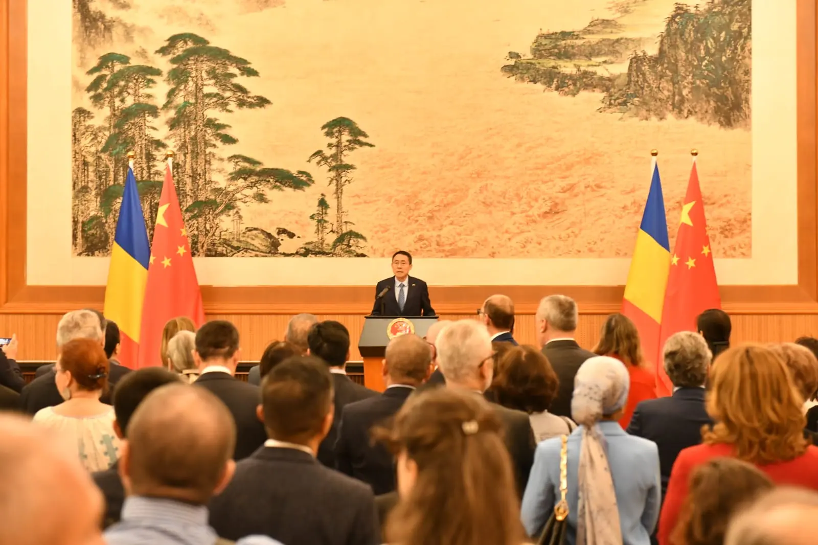 Ambasadorul Republicii Populare Chineze, E.S. Han Chunlin, și-a ...