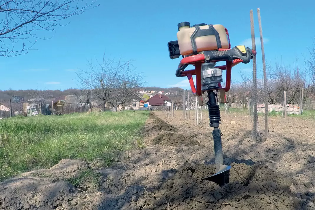 Echipamentele de foraj: cum îți alegi uneltele potrivite pentru solul tău